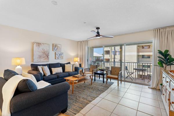 Beachside Bliss: Cozy Condo Escape Awaiting You! - Indian Rocks Beach, FL