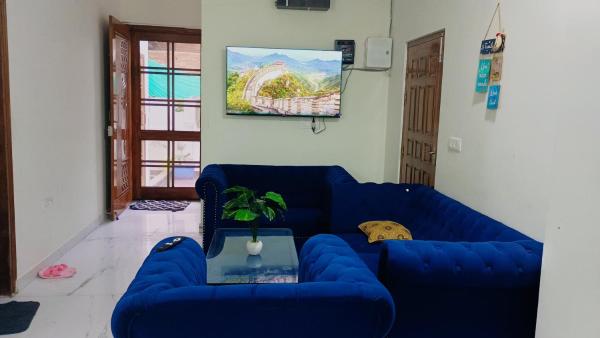 Five Bhk Abode In Golf City Lucknow - Lucknow