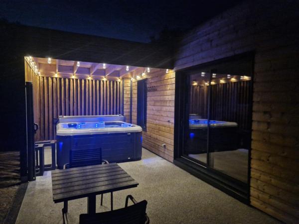Chalet Avec Son Jacuzzi Privé - Haute-Saône