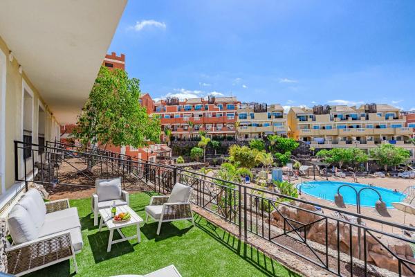 Luxurious Granada Park Retreat - Los Cristianos