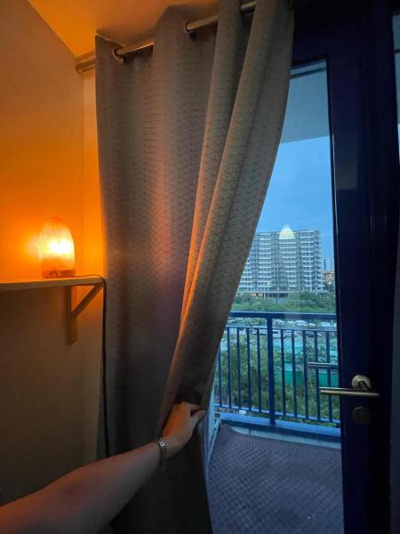 Moa Sea Residences Staycation - Imus