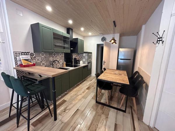 Appartement Charmant à Savignac-les-ormeaux, 56 M², Balcon - Ax-les-Thermes