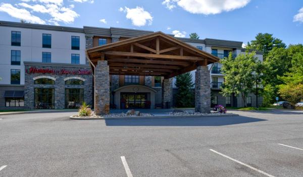 Hampton Inn & Suites Lake George - Adirondack Mountains