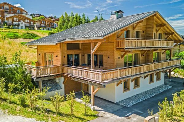 Chalet Tiki Avec Jacuzzi, Terrasse, 5 Chambres - Megève