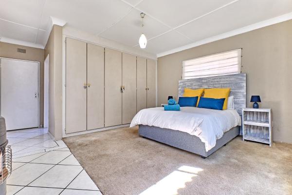 Tranquil, Large 1 Bedroom Garden Cottage, 12 Mins From Or Tambo International With Backup Water - Edenvale