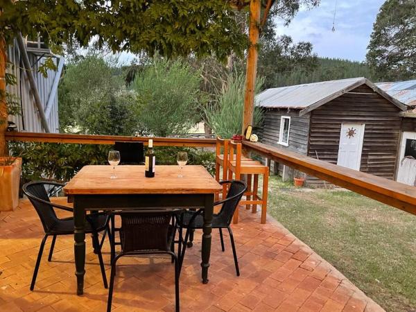 Seraphim Retreat Nannup's All-species Farm Cottage - Nannup