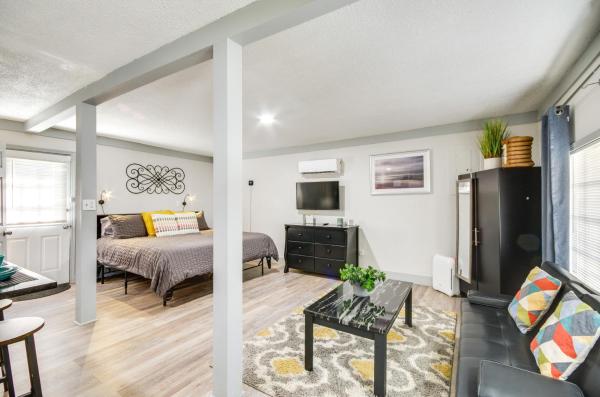 Greenwood Studio Cottage Less Than 1 Mi To Downtown! - Mississippi