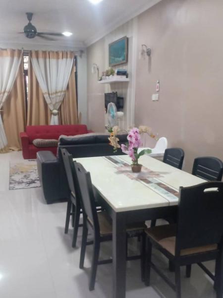 Reisya Homestay - Penaga