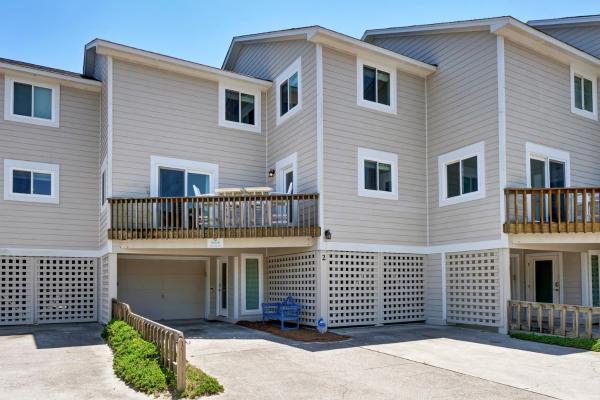 Roll Tide By Sea Scape Properties - Wilmington, NC