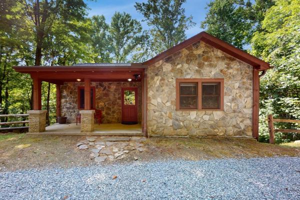 Stone Cottage Retreat - Sugar Mountain, NC