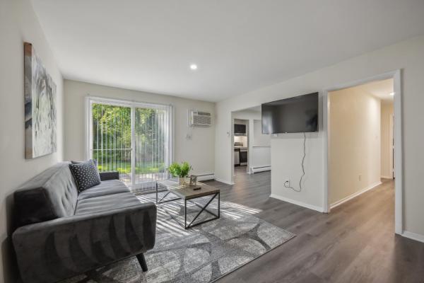 Pine Brook 120 I Pool Gym I Free Parking ! - Newark, DE