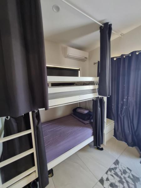 Homestyle Hostel - 18-36yrs - Caloundra