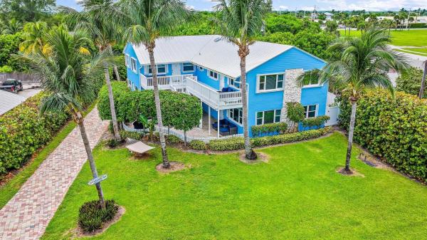Oceanfront Retreat - Steps To Beach - Sleeps 20plus - Fort Pierce, FL