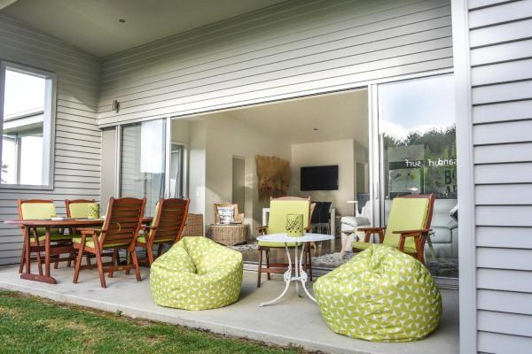 Whangapoua Waves - Coromandel