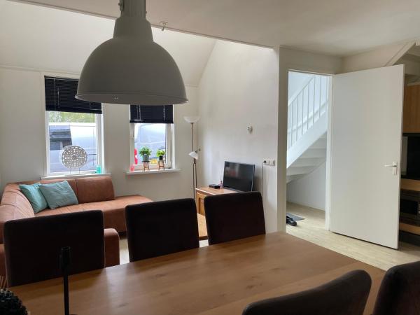 Nieuw Gebouwd Appartement Op Paarden Bedrijf - Netherlands