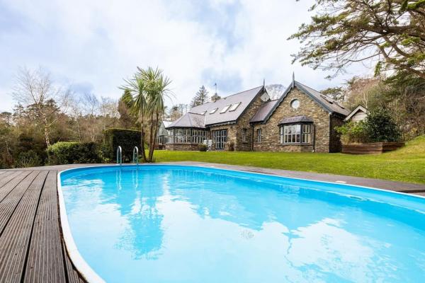 Luxury House On Seafront - İrlanda