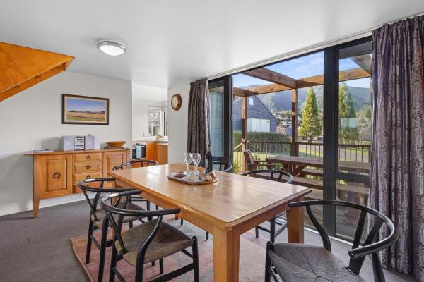 *** Lake Villa 466 *** - South Island