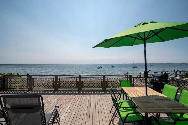 Beachfront On Commercial St Dog Friendly - Provincetown, MA