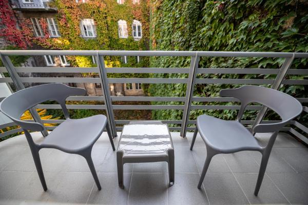 2 Bedrooms Apartments Levia 2 - リヴィウ