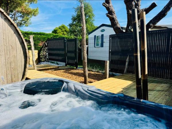 Bungalow Balnéo Jacuzzi Sauna - Fréhel