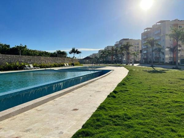 Pool Side Punta Cana - Punta Cana