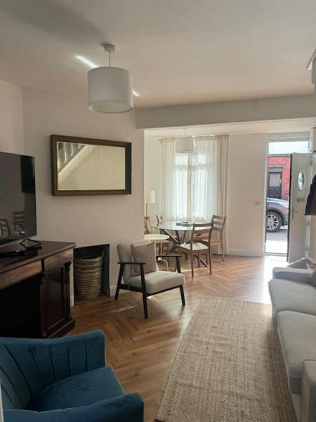 Original 1920s City Center House Fully Renovated - Dublin