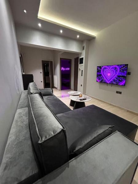 Angies Ledsigns Apartment - Thessaloniki