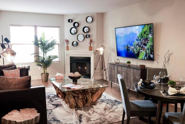 1 Bedroom Xl Condo With King Bed, Garden View, Parking Included - Los Angeles, CA