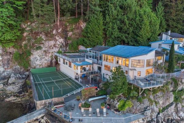 Dream House -Water Lily - Bowen Island