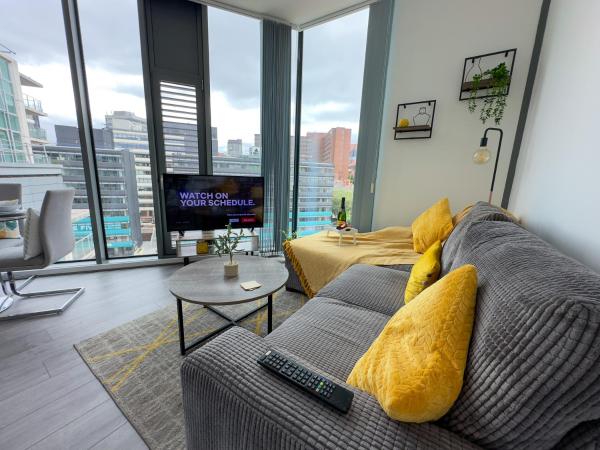Elegant City Centre Penthouse- Work & Relaxation - Sheffield, UK