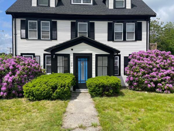 Charming Condo Near Gillette Stadium - Dedham, MA