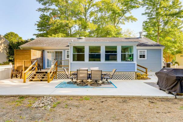 Coastal Escape W/ Water Access & Sunroom - Ocean View, DE