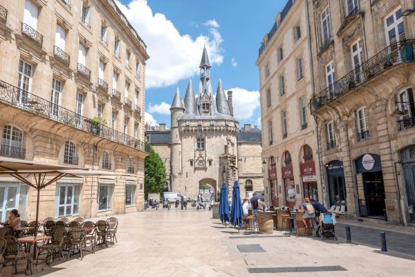Place Du Palais 3° - Bassens