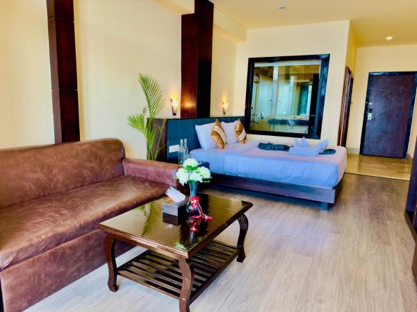 An Resort Mashobra !! Balcony View Rooms !! Parking !! Open Terrace !! Playing Zone !! Free Bonfire - Kufri