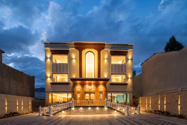 Charmwood Hotel - Leh