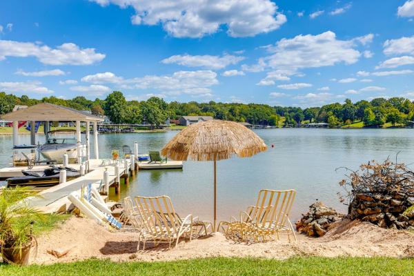 Smith Mountain Lake Retreat With Private Beach! - Smith Mountain Lake, VA