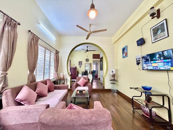 Retro Style 2bhk Near Salt Lake Sector 5 Metro Station - Kolkata