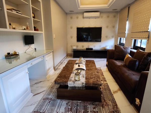 Mount Grand Boutique - 110 Mount Street - Midrand