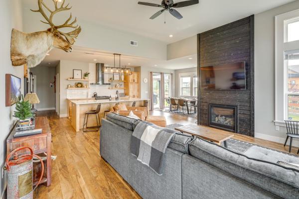 Stylish Montana Vacation Rental With Private Hot Tub - Red Lodge, MT