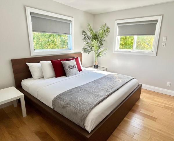 Cribs On The Hill - Ontario