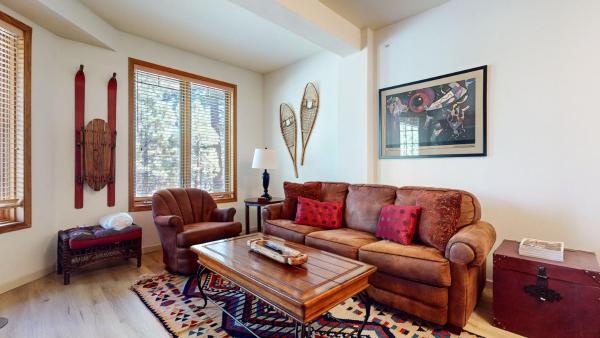 Mammoth Green 118 Located On Sierra Star Golf Course, Private Patio, Summer Pool Condo - June Lake, CA