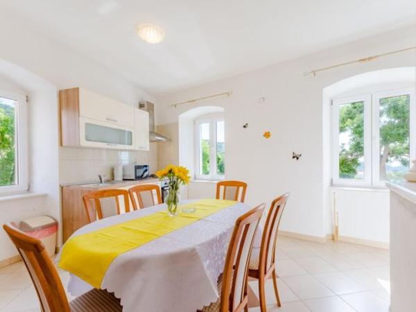 Apartment Magdalena - Three Bedroom Apartment - Postira