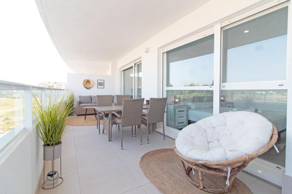 Global Properties, Apartamento Con Terraza Y Piscina En La Playa De Canet - Canet d'en Berenguer
