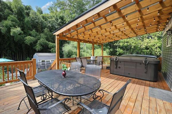 Bungalow Dream W Hot Tub, Fenced Yard & Fire Pit - Black Mountain, NC