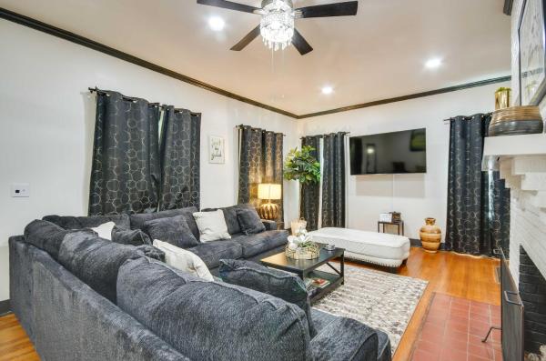 Updated North Greenwood Cottage < 1 Mi To Dtwn! - Greenwood, MS