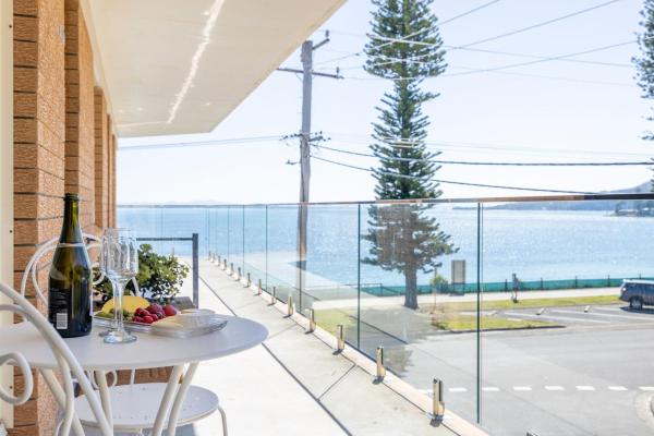 Shoal Towers 5, 11 Shoal Bay Rd - Air Conditioned, Wifi - Fantastic Location With Water Views - Fingal Bay