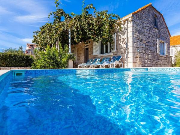 Green Garden House - Four Bedroom House With Private Pool - Korčula