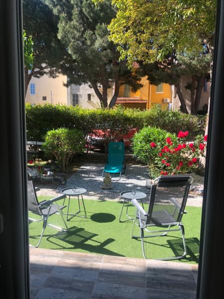 Ambiance Provençale - Sanary-sur-Mer