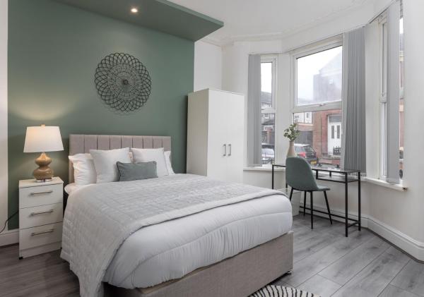 Saxony House - Air Host & Stay - Free Parking - Liverpool