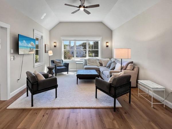 Long Sands Your All-season Getaway Brought To You By Getaway Vacations - Kittery, ME